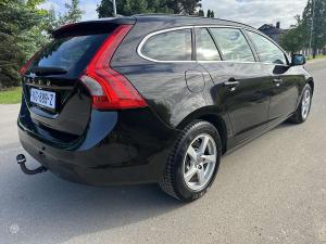 Melns Volvo V60 2012 Kauņa, ar dzinēja tilpumu 1.56 L un nobraukumu 267 tūkst. km par 5800 €, foto 37 vietnē AUTOMOTO.COM.LV