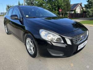 Melns Volvo V60 2012 Kauņa, ar dzinēja tilpumu 1.56 L un nobraukumu 267 tūkst. km par 5800 €, foto 39 vietnē AUTOMOTO.COM.LV