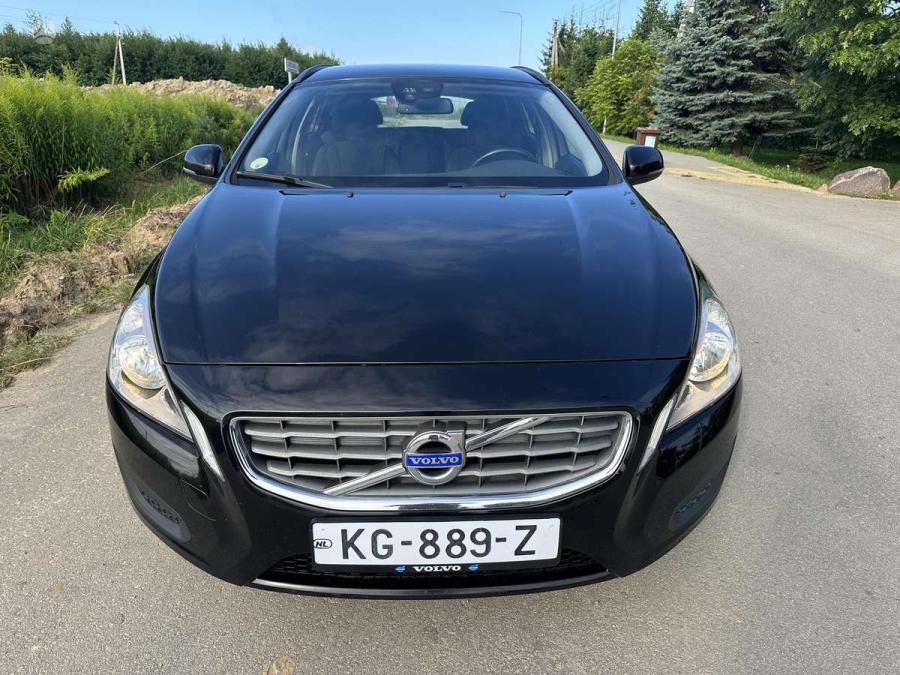 Melns Volvo V60 2012 Kauņa, ar dzinēja tilpumu 1.56 L un nobraukumu 267 tūkst. km par 5800 €, foto 40 vietnē AUTOMOTO.COM.LV