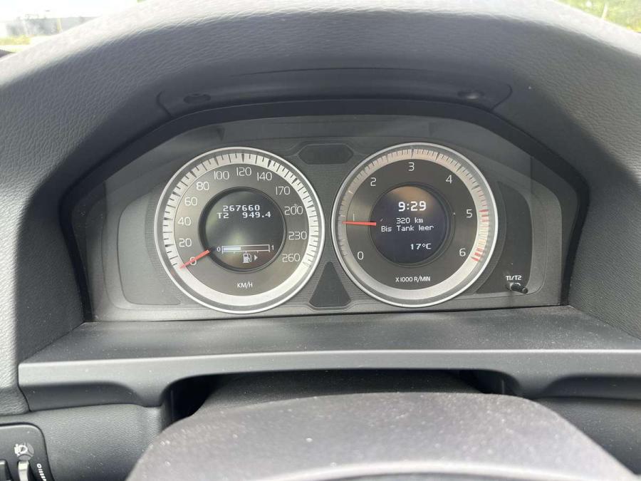 Melns Volvo V60 2012 Kauņa, ar dzinēja tilpumu 1.56 L un nobraukumu 267 tūkst. km par 5800 €, foto 49 vietnē AUTOMOTO.COM.LV