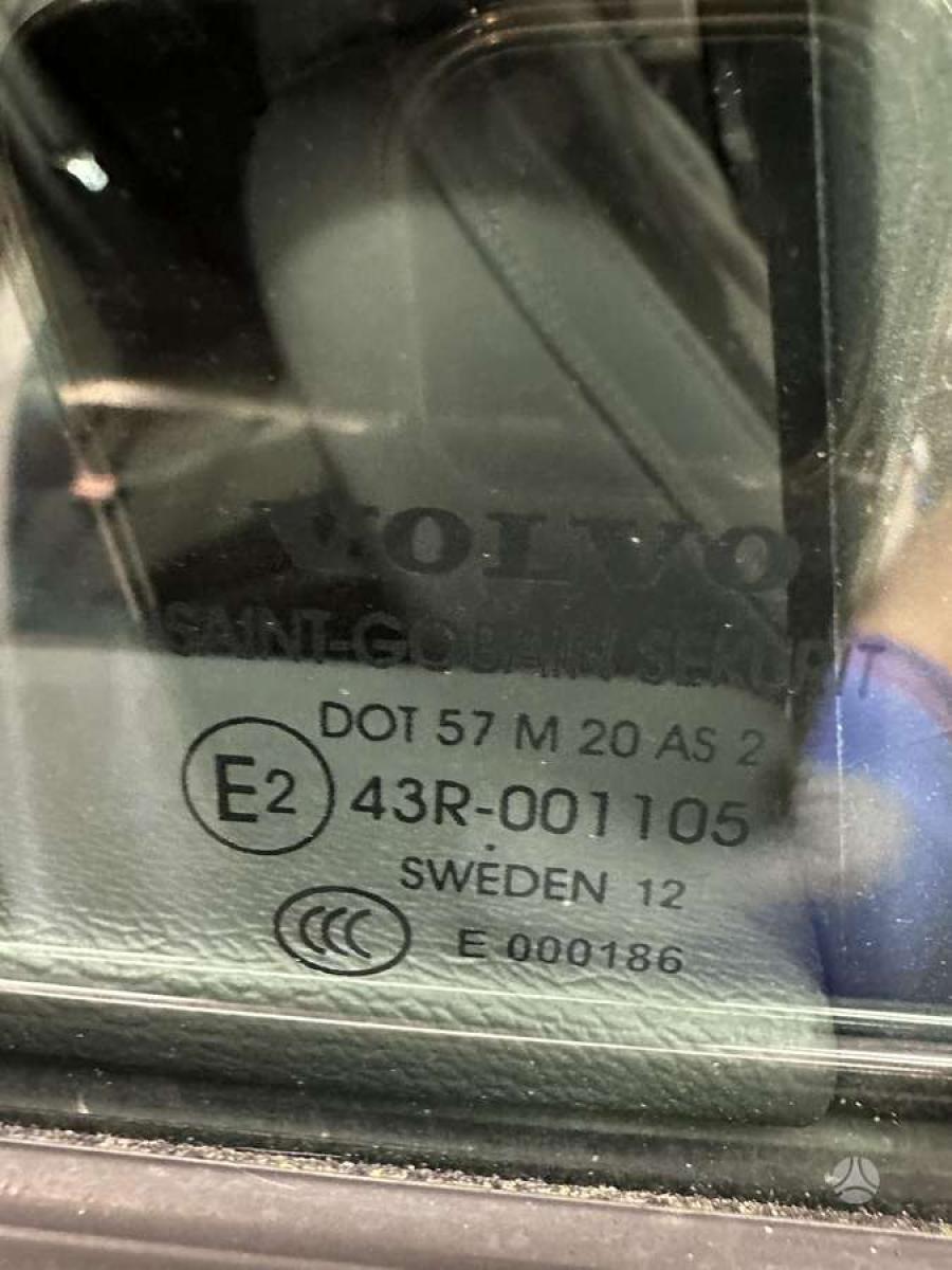 Melns Volvo V60 2012 Kauņa, ar dzinēja tilpumu 1.56 L un nobraukumu 267 tūkst. km par 5800 €, foto 51 vietnē AUTOMOTO.COM.LV