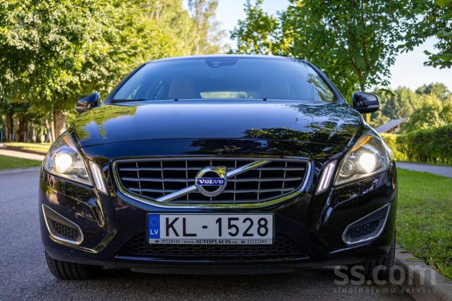 Черный Вольво B60 2012 в Лимбажи, объемом двигателя 2.00 л и пробегом 302 тыс. км за 5700 €, фото 1 на AUTOMOTO.COM.LV