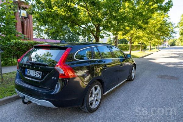 Черный Вольво B60 2012 в Лимбажи, объемом двигателя 2.00 л и пробегом 302 тыс. км за 5700 €, фото 4 на AUTOMOTO.COM.LV