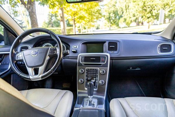 Черный Вольво B60 2012 в Лимбажи, объемом двигателя 2.00 л и пробегом 302 тыс. км за 5700 €, фото 10 на AUTOMOTO.COM.LV
