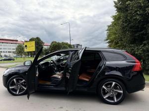 Black Volvo V60 2012 in Kaunas, with an engine capacity of 1.60 L and mileage of 201 thousand km for 5000 €, photo  on AUTOMOTO.COM.LV