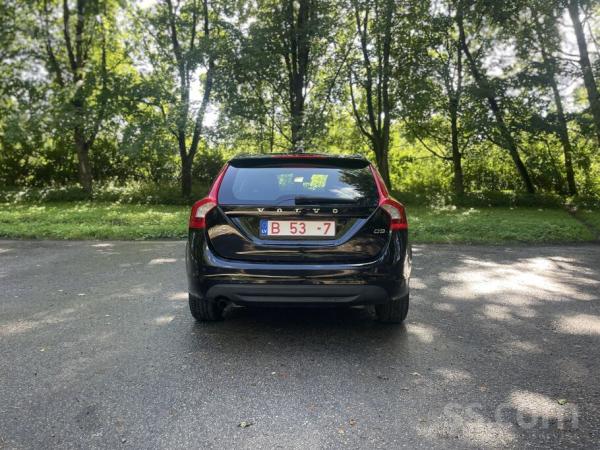 Melns Volvo V60 2012 Rīga, ar dzinēja tilpumu 2.00 L un nobraukumu 220 tūkst. km par 5800 €, foto 6 vietnē AUTOMOTO.COM.LV
