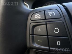 Black Volvo V60 2012 in Riga, with an engine capacity of 2.00 L and mileage of 220 thousand km for 5800 €, photo 13 on AUTOMOTO.COM.LV