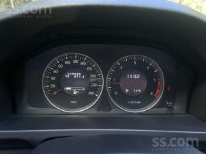 Black Volvo V60 2012 in Riga, with an engine capacity of 2.00 L and mileage of 220 thousand km for 5800 €, photo 14 on AUTOMOTO.COM.LV