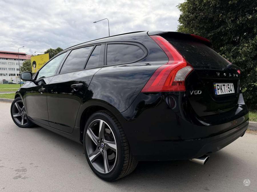 Melns Volvo V60 2012 Kauņa, ar dzinēja tilpumu 1.60 L un nobraukumu 205 tūkst. km par 4850 €, foto 8 vietnē AUTOMOTO.COM.LV