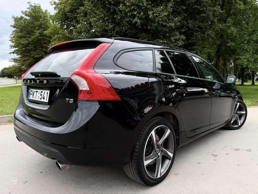Melns Volvo V60 2012 Kauņa, ar dzinēja tilpumu 1.60 L un nobraukumu 205 tūkst. km par 4850 €, foto 9 vietnē AUTOMOTO.COM.LV