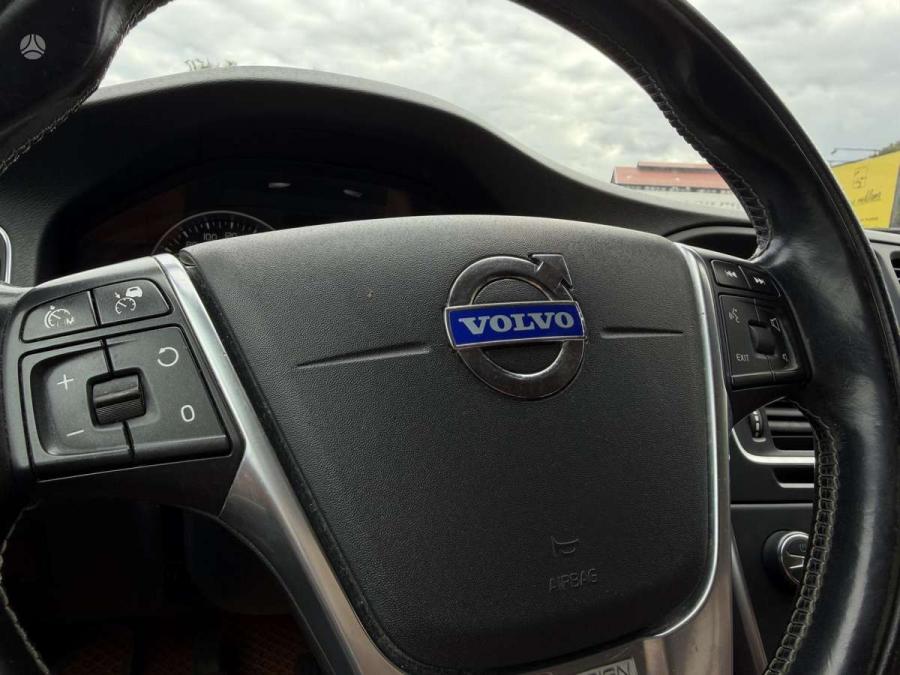 Melns Volvo V60 2012 Kauņa, ar dzinēja tilpumu 1.60 L un nobraukumu 205 tūkst. km par 4850 €, foto 11 vietnē AUTOMOTO.COM.LV