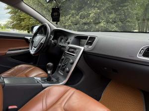 Melns Volvo V60 2012 Kauņa, ar dzinēja tilpumu 1.60 L un nobraukumu 205 tūkst. km par 4850 €, foto 15 vietnē AUTOMOTO.COM.LV