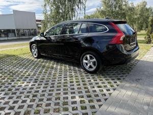 Black Volvo V60 2012 in Kaunas, with an engine capacity of 1.98 L and mileage of 272 thousand km for 5900 €, photo 9 on AUTOMOTO.COM.LV