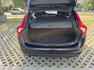 Black Volvo V60 2012 in Kaunas, with an engine capacity of 1.98 L and mileage of 272 thousand km for 5900 €, photo 11 on AUTOMOTO.COM.LV