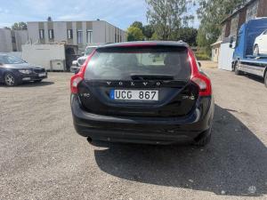 Black Volvo V60 2012 in Kaunas, with an engine capacity of 1.56 L and mileage of 331 thousand km for 3100 €, photo 5 on AUTOMOTO.COM.LV