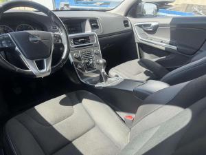 Black Volvo V60 2012 in Kaunas, with an engine capacity of 1.56 L and mileage of 331 thousand km for 3100 €, photo 10 on AUTOMOTO.COM.LV
