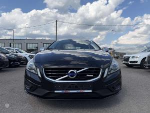 Melns Volvo V60 2012 Kauņa, ar dzinēja tilpumu 1.98 L un nobraukumu 275 tūkst. km par 6999 €, foto  vietnē AUTOMOTO.COM.LV