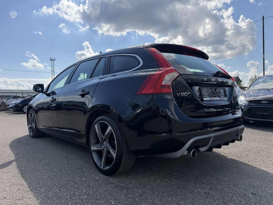 Melns Volvo V60 2012 Kauņa, ar dzinēja tilpumu 1.98 L un nobraukumu 275 tūkst. km par 6999 €, foto 5 vietnē AUTOMOTO.COM.LV