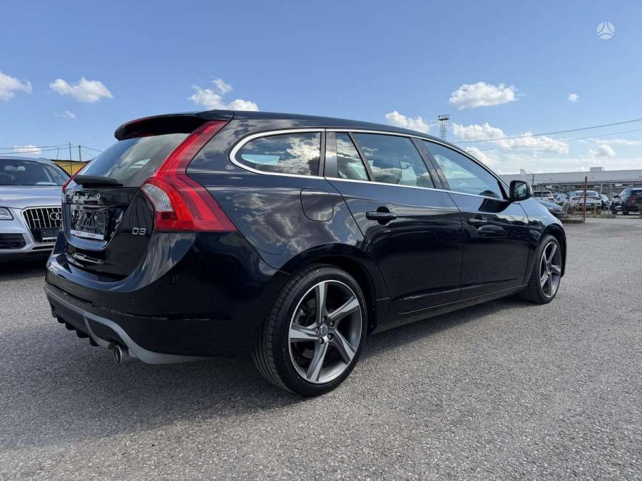 Melns Volvo V60 2012 Kauņa, ar dzinēja tilpumu 1.98 L un nobraukumu 275 tūkst. km par 6999 €, foto 8 vietnē AUTOMOTO.COM.LV