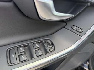 Melns Volvo V60 2012 Kauņa, ar dzinēja tilpumu 1.98 L un nobraukumu 275 tūkst. km par 6999 €, foto 14 vietnē AUTOMOTO.COM.LV