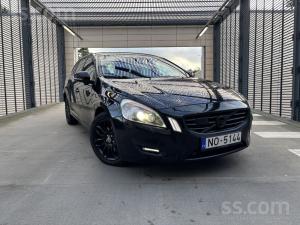 Черный Вольво B60 2012 в Рига, объемом двигателя 2.40 л и пробегом 331 тыс. км за 6900 €, фото  на AUTOMOTO.COM.LV