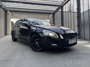 Черный Вольво B60 2012 в Рига, объемом двигателя 2.40 л и пробегом 331 тыс. км за 6900 €, фото 3 на AUTOMOTO.COM.LV