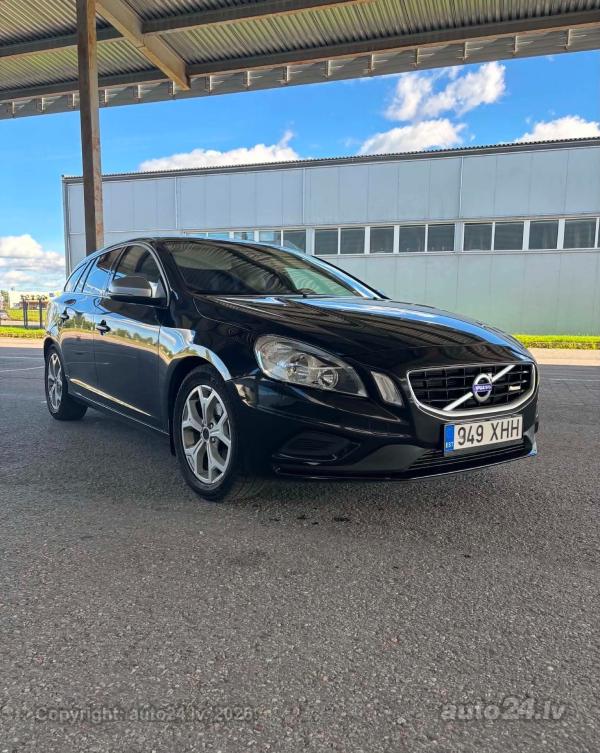 Black Volvo V60 2012 in Valga, with an engine capacity of 2.00 L and mileage of 346 thousand km for 5900 €, photo 1 on AUTOMOTO.COM.LV