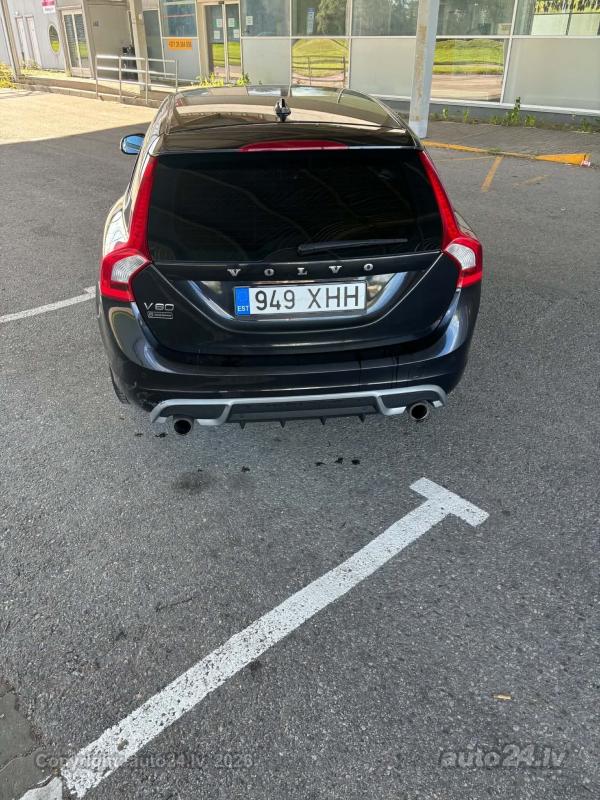 Black Volvo V60 2012 in Valga, with an engine capacity of 2.00 L and mileage of 346 thousand km for 5900 €, photo 9 on AUTOMOTO.COM.LV