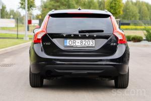 Черный Вольво B60 2012 в Елгава, объемом двигателя 2.00 л и пробегом 0 тыс. км за 6650 €, фото 6 на AUTOMOTO.COM.LV