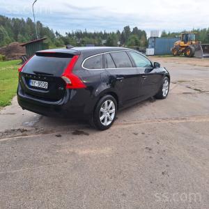 Melns Volvo V60 2012 Rīga, ar dzinēja tilpumu 2.00 L un nobraukumu 240 tūkst. km par 6100 €, foto 7 vietnē AUTOMOTO.COM.LV