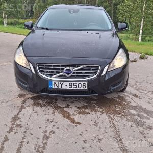 Melns Volvo V60 2012 Rīga, ar dzinēja tilpumu 2.00 L un nobraukumu 240 tūkst. km par 6100 €, foto 8 vietnē AUTOMOTO.COM.LV