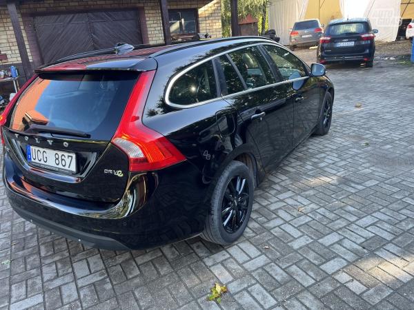 Black Volvo V60 2012 in Siauliai, with an engine capacity of 1.60 L and mileage of 330 thousand km for 3800 €, photo 5 on AUTOMOTO.COM.LV