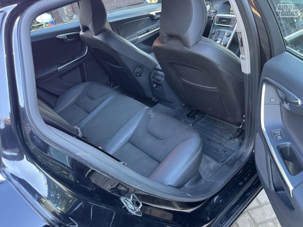 Black Volvo V60 2012 in Siauliai, with an engine capacity of 1.60 L and mileage of 330 thousand km for 3800 €, photo 10 on AUTOMOTO.COM.LV