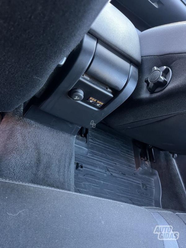 Black Volvo V60 2012 in Siauliai, with an engine capacity of 1.60 L and mileage of 330 thousand km for 3800 €, photo 11 on AUTOMOTO.COM.LV
