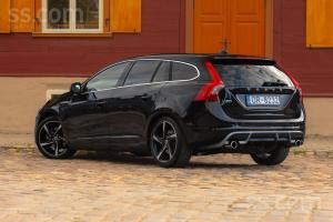 Melns Volvo V60 2012 Jelgava, ar dzinēja tilpumu 1.60 L un nobraukumu 0 tūkst. km par 5650 €, foto 3 vietnē AUTOMOTO.COM.LV