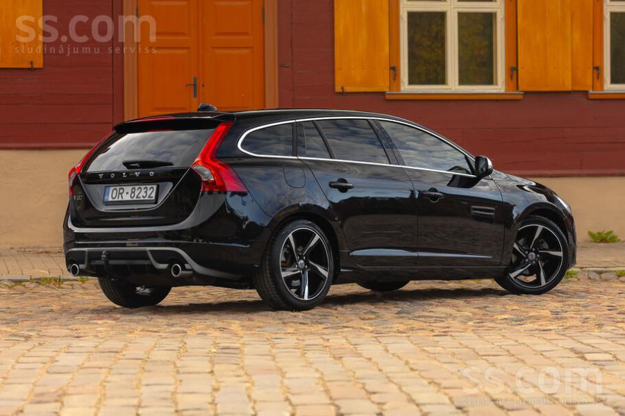 Melns Volvo V60 2012 Jelgava, ar dzinēja tilpumu 1.60 L un nobraukumu 0 tūkst. km par 5650 €, foto 4 vietnē AUTOMOTO.COM.LV