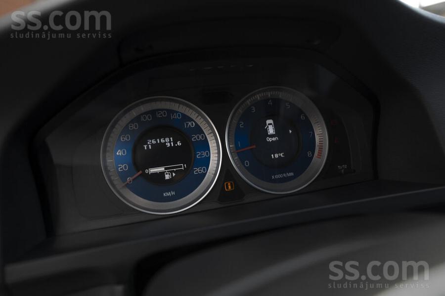 Melns Volvo V60 2012 Jelgava, ar dzinēja tilpumu 1.60 L un nobraukumu 0 tūkst. km par 5650 €, foto 9 vietnē AUTOMOTO.COM.LV
