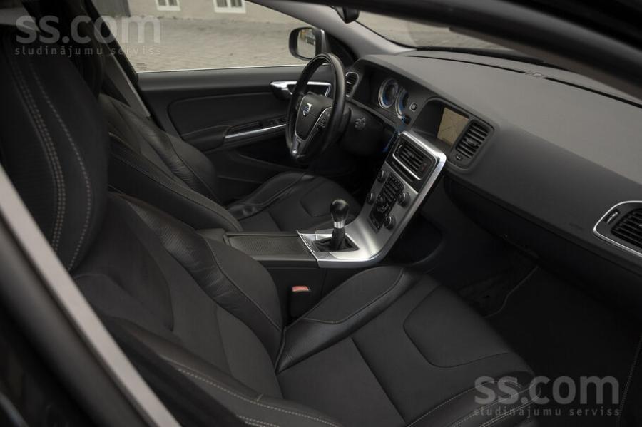 Melns Volvo V60 2012 Jelgava, ar dzinēja tilpumu 1.60 L un nobraukumu 0 tūkst. km par 5650 €, foto 19 vietnē AUTOMOTO.COM.LV
