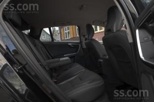 Melns Volvo V60 2012 Jelgava, ar dzinēja tilpumu 1.60 L un nobraukumu 0 tūkst. km par 5650 €, foto 21 vietnē AUTOMOTO.COM.LV