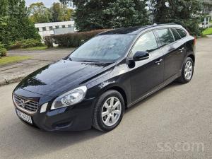 Black Volvo V60 2012 in Jekabpils, with an engine capacity of 2.00 L and mileage of 269 thousand km for 6290 €, photo  on AUTOMOTO.COM.LV