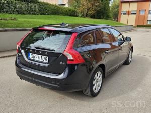 Black Volvo V60 2012 in Jekabpils, with an engine capacity of 2.00 L and mileage of 269 thousand km for 6290 €, photo 9 on AUTOMOTO.COM.LV
