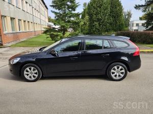 Black Volvo V60 2012 in Jekabpils, with an engine capacity of 2.00 L and mileage of 269 thousand km for 6290 €, photo 13 on AUTOMOTO.COM.LV