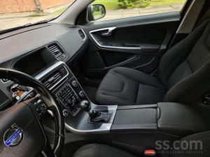 Black Volvo V60 2012 in Jekabpils, with an engine capacity of 2.00 L and mileage of 269 thousand km for 6290 €, photo 14 on AUTOMOTO.COM.LV