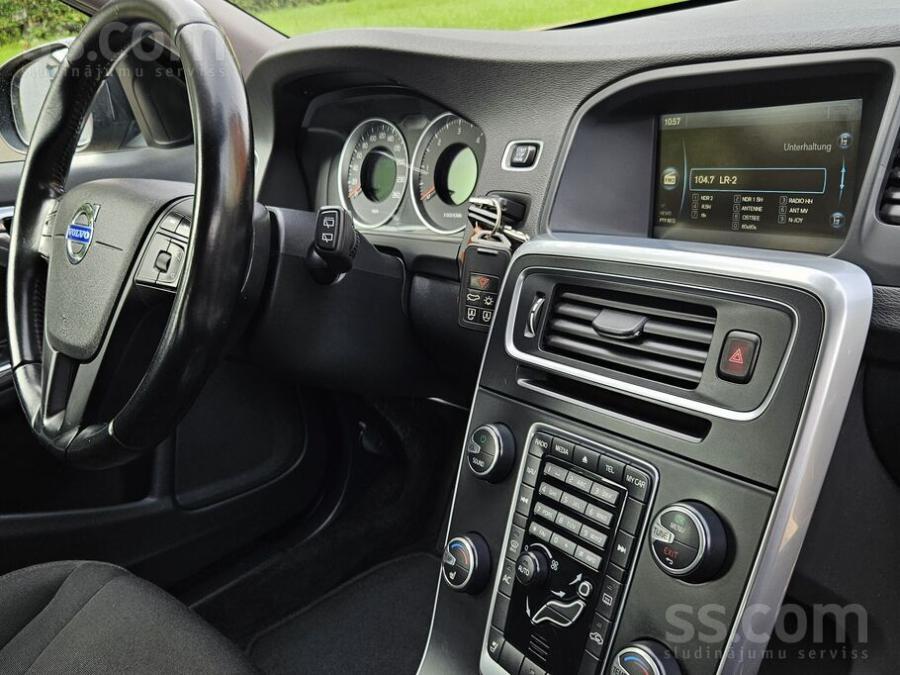 Black Volvo V60 2012 in Jekabpils, with an engine capacity of 2.00 L and mileage of 269 thousand km for 6290 €, photo 26 on AUTOMOTO.COM.LV