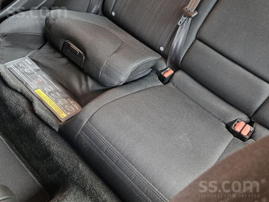 Black Volvo V60 2012 in Jekabpils, with an engine capacity of 2.00 L and mileage of 269 thousand km for 6290 €, photo 30 on AUTOMOTO.COM.LV
