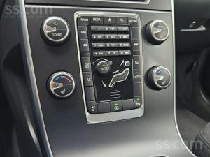 Black Volvo V60 2012 in Jekabpils, with an engine capacity of 2.00 L and mileage of 269 thousand km for 6290 €, photo 33 on AUTOMOTO.COM.LV