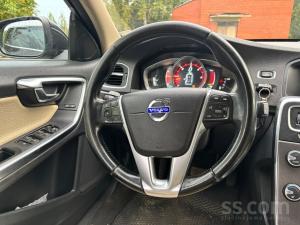 Black Volvo V60 2012 in Preili, with an engine capacity of 2.40 L and mileage of 307 thousand km for 6550 €, photo 15 on AUTOMOTO.COM.LV