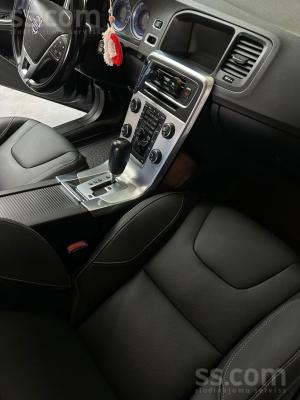 Черный Вольво B60 2012 в Даугавпилс, объемом двигателя 2.00 л и пробегом 337 тыс. км за 6500 €, фото 4 на AUTOMOTO.COM.LV