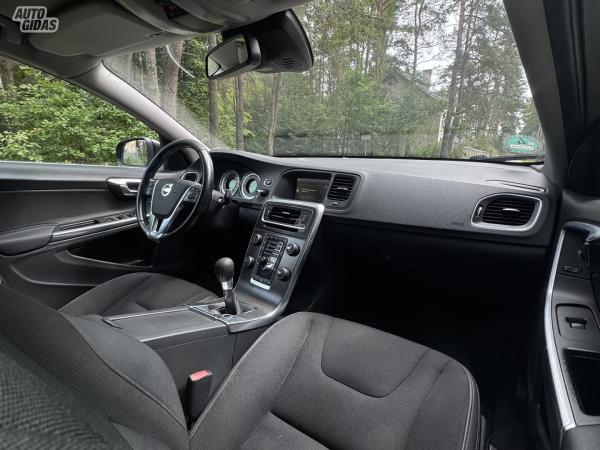 Melns Volvo V60 2012 Viļņa, ar dzinēja tilpumu 2.00 L un nobraukumu 396 tūkst. km par 3250 €, foto 7 vietnē AUTOMOTO.COM.LV