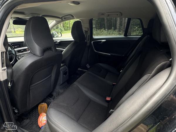 Melns Volvo V60 2012 Viļņa, ar dzinēja tilpumu 2.00 L un nobraukumu 396 tūkst. km par 3250 €, foto 8 vietnē AUTOMOTO.COM.LV